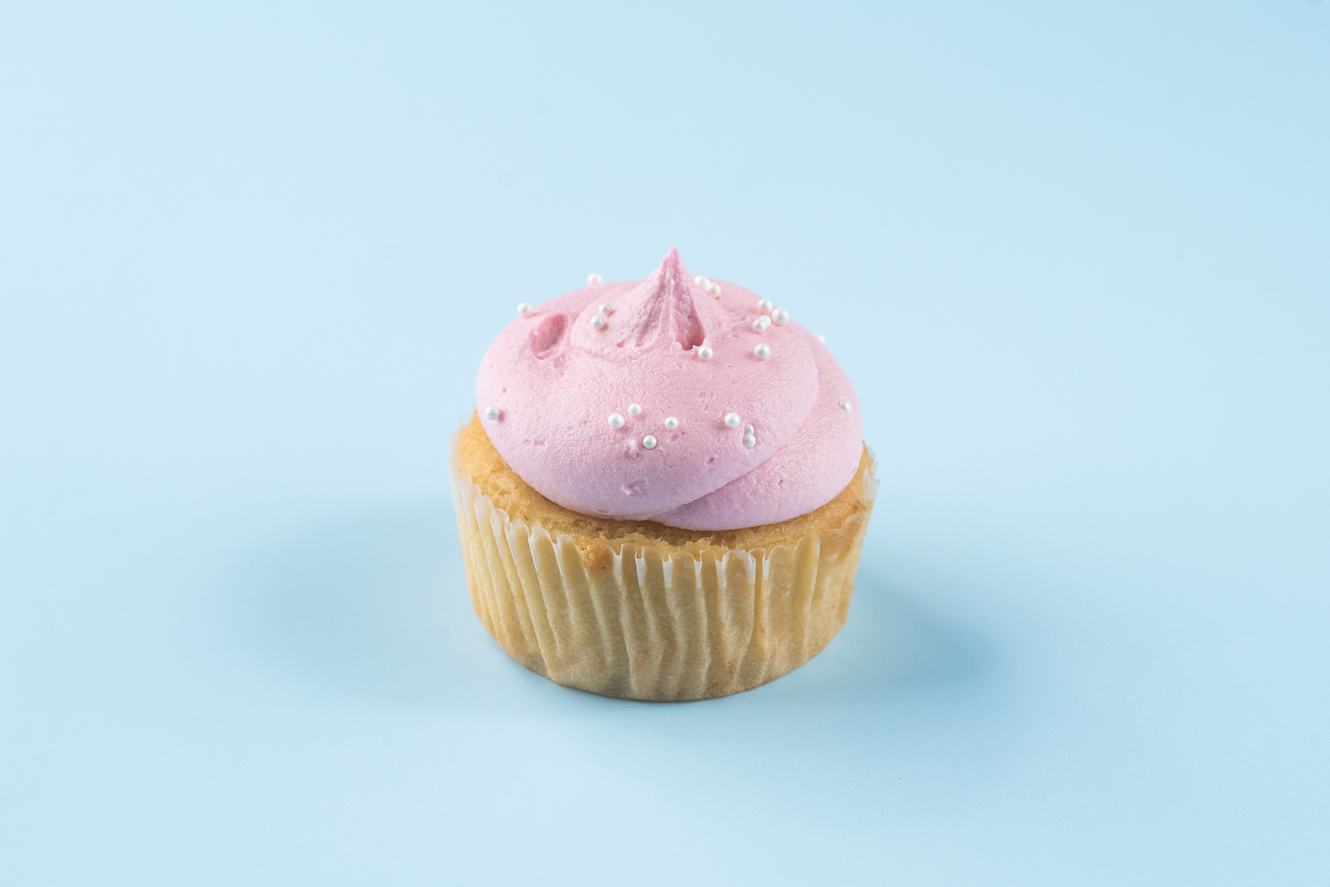 Build Your Box: Signature Vanilla Cupcakes – Essange